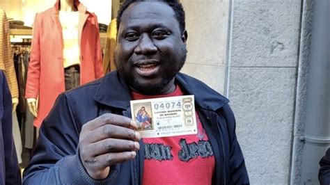 Qué sucede si un inmigrante ilegal gana la lotería en España