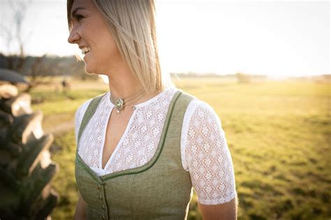 Dirndl ALINA Grün Oliv Chiemgau Trachten Bad Endorf