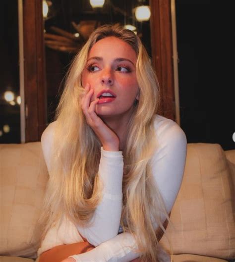 Natalie Reynolds Viral Video Influencer Natalie Reynolds Faces Backlash Over Dangerous Stunt