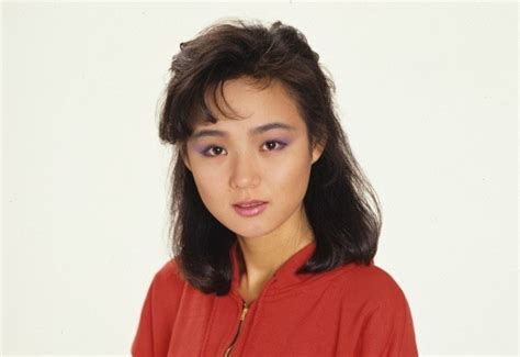여드름으로 뒤덮였던 피부를 아기처럼 바꾼 60대 여배우 연예는 내운명