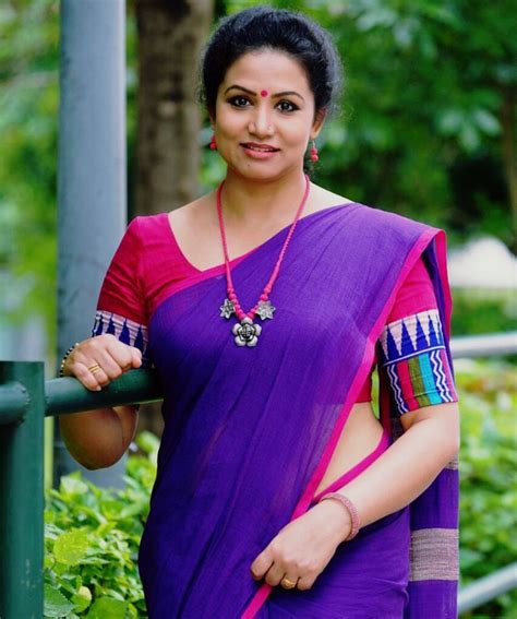 Old Actress Saree Navel Show Stills Hot Aunties Saree