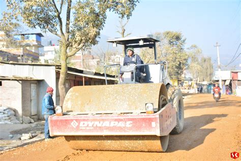 साँखुमा ७ सय मिटर सडक कालोपत्रे हुँदै समुदाय खबर