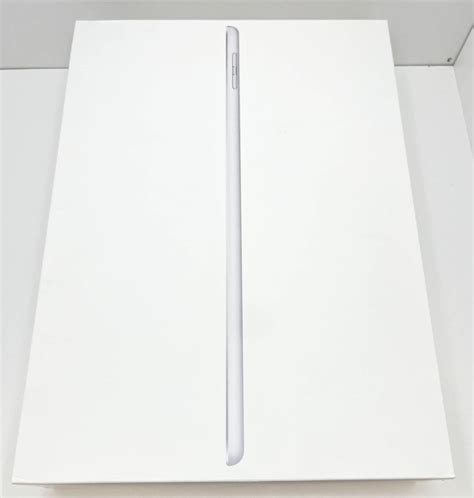 美品 送料無料 Apple Ipad 第6世代 Wifiモデル 32gb シルバー 9 7インチ ＜mr7g2ja＞ 付属品あり｜paypayフリマ