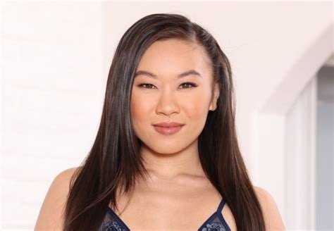 Kimmy Kimm Featured In Adult Times ‘her First Trans Encounter 2