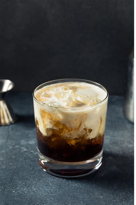 Easy White Russian Classic Cocktail Recipe Insanely Good