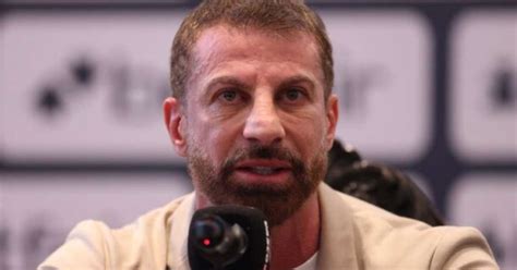 Pedrinho dará coletiva para falar do momento do Vasco