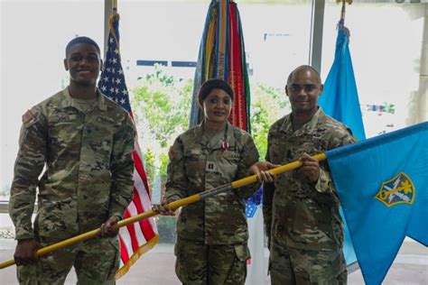 Inscom Hhc Welcomes Commander Article The United States Army