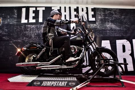 할리데이비슨의 진동감과 사운드를 느낄 기회가 왔다