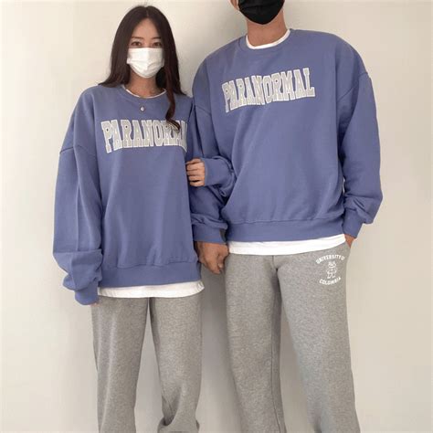 [국내제작 커플룩추천 1 1할인] 오버핏 빅사이즈 남녀공용 봄 가을 커플티 레터링 커플 맨투맨 에이블리