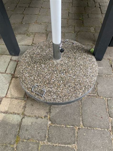 podstavek betonski