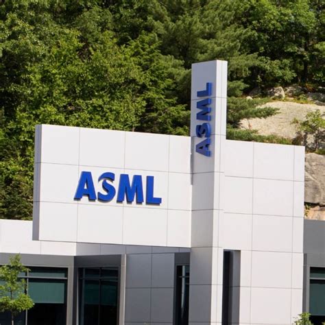 Comcasts Board Approves Separation Of Versant Media Group Inc