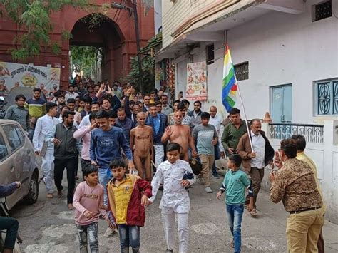 Muni Nishkamp Sagar Maharaj Visited मुनि निष्कंप सागर महाराज ने विहार