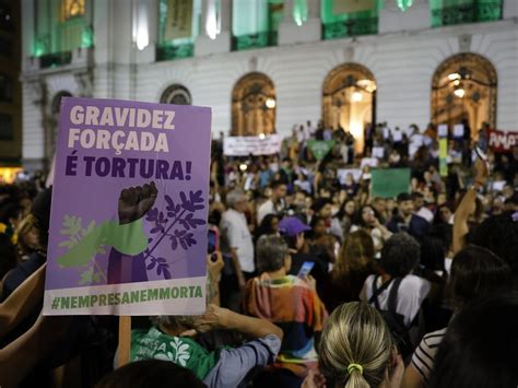 Mulheres Protestam Contra O Pl 190424 No Rio De Janeiro Agência Brasil