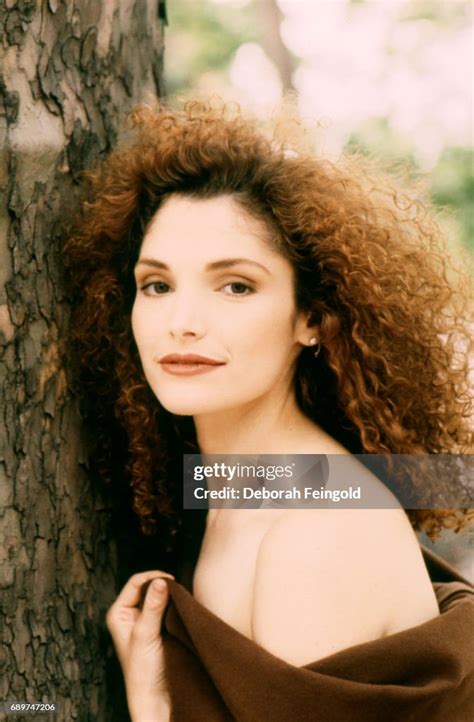 Actress Mary Elizabeth Mastrantonio Poses For A Portrait In 1989 In