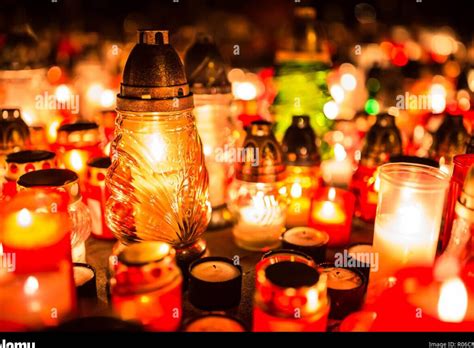Día de Todos los Santos Tradiciones y Festividades alrededor del mundo