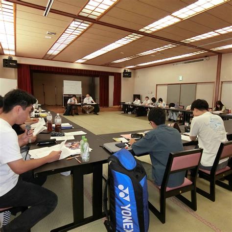 学習院大学史学科 📜12月20日は卒業論文提出締め切り日でした📜 卒論を提出された4年生の皆さん、お疲れさまでした！ 提出締め切り日の夜に
