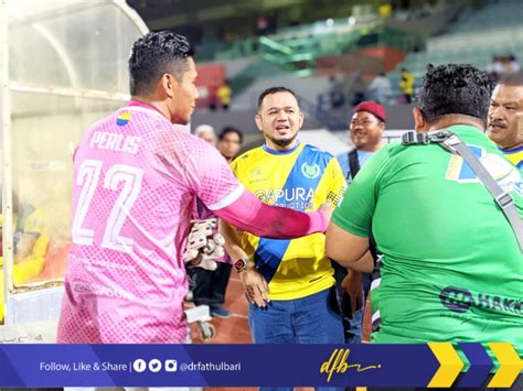 Menyaksikan Perlawanan Suku Akhir Piala Emas Raja Raja Di Antara