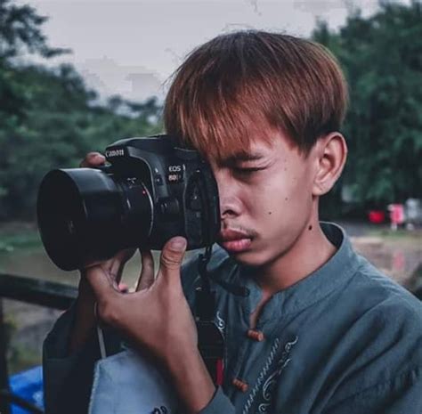 ถ่ า ย รู ป อ ะ ไ ร ดี