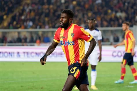 Samuel Umtiti Recasse La Démarche Avec Lecce Serie A J17 Lecce