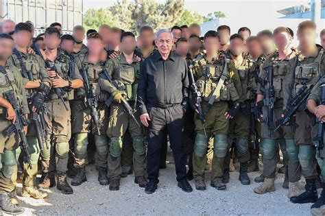 נכנע ללחץ רה מ במחנה הצבאי השלב הבא בדרך המחדש כל החדשות