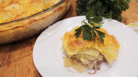 КАРТОШКА С МЯСОМ В ДУХОВКЕ под сырным соусом РЕЦЕПТЫ блюд на Новый Год