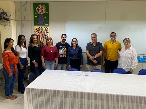 Seis novos servidores aprovados em concurso tomam posse em Muriaé