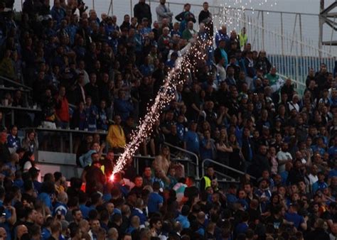 Агитките на Левски и ЦСКА обещаха да спрат безумието със сигналните ракети