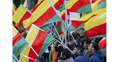 Хиляди кюрди скандираха във Франкфурт Ердоган терорист