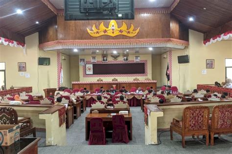 Rehabilitasi Lumbok Seminung Resort Dinilai Kurang Tepat Guna Tarik