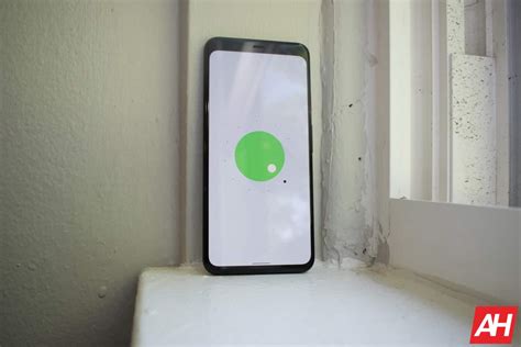 android 11 bug restricts apps from running fullscreen