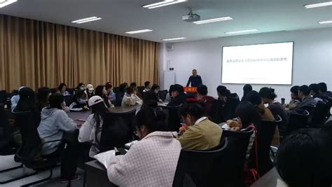 文渊讲坛第十八期顺利举行 文传学院