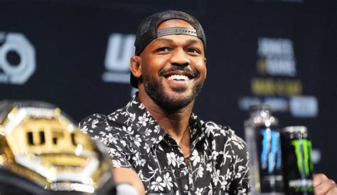 Spivak believes Jones should vacate title – RingSide24