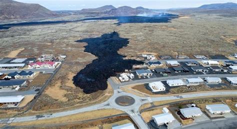 İzlanda da korku dolu dakikalar Evlere ulaşan lavlar havadan böyle
