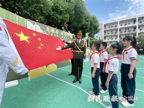 “国旗护卫队”走进大宁路小学 开展爱国主义主题活动三军国家卫士