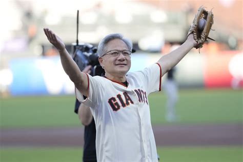Mlb巨人球場開球 黃仁勳：非常喜歡台灣日 Ettoday運動雲 Ettoday新聞雲