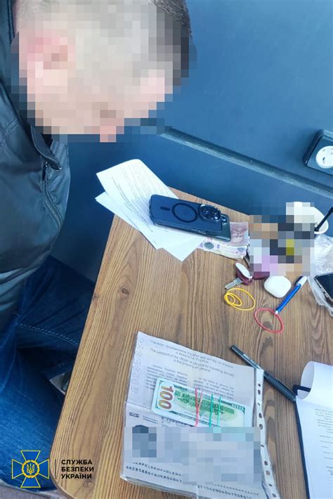 Керівника благодійного фонду із Самбірщини затримали за сприяння ухилянтам у втечі за кордон