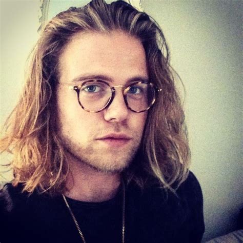 Canadian Actor Rilley Dolman Ladybonerswithglasses