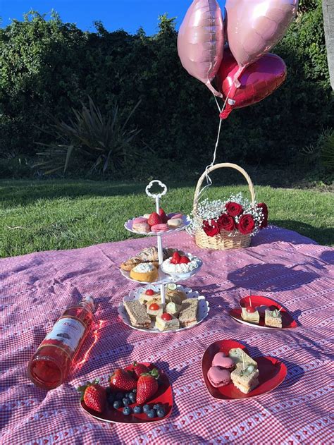 Valentines Day Picnic In 2024 Picnic Birthday Picnic Date Food