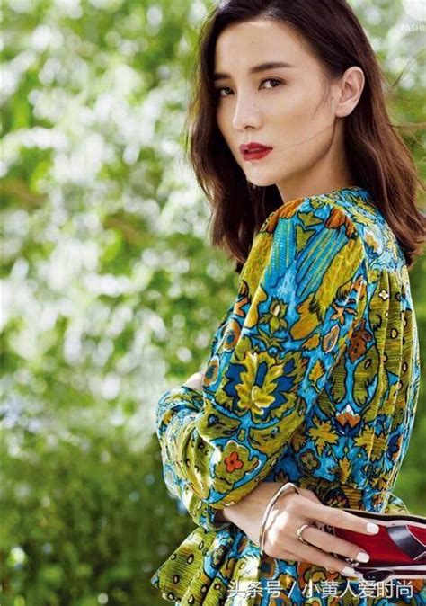 「國之瑰寶」宋慶齡，小宋佳玩轉時裝秀，網友：百看不厭 每日頭條