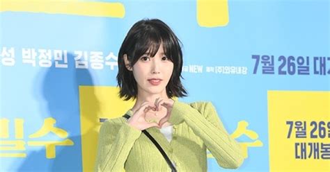 데뷔 기념일 맞아 아이유 3억 기부→팬 콘서트 개최 [mk★이슈]