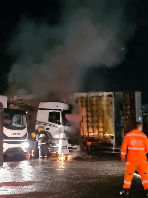 Motorista De Carreta Morre Carbonizado Em Belo Horizonte