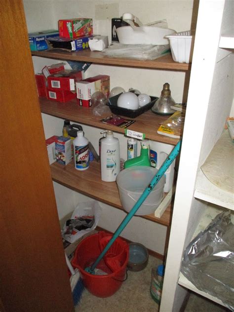 Lot Of Assorted Cleaning Supplies Bodnarus Auctioneering