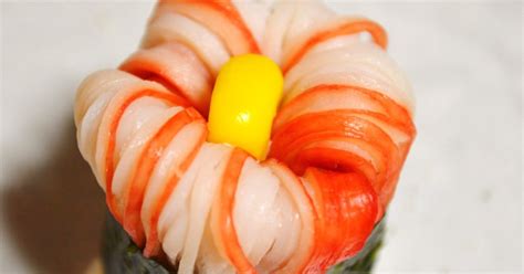 お弁当の隙間に！カニカマdeお花 By つちかな 【クックパッド】 簡単おいしいみんなのレシピが366万品