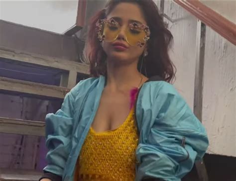 Aima Baig Cleavage Rpakibeauties