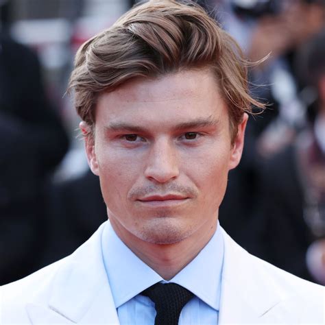 Oliver Cheshire Promiflash