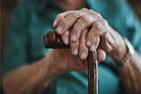 منها الزيارة والأدوية 10 نصائح لرعاية كبار السن المصري اليوم
