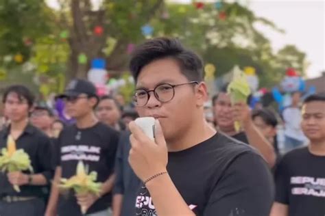 Melki Sedek Huang Ketua Bem Ui Dinonaktifkan Karena Diduga Lakukan