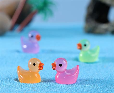 HWSFYES Piezas De Mini Resina De Pollo Y Patos Figuras Luminosas En Miniatura Que Brillan