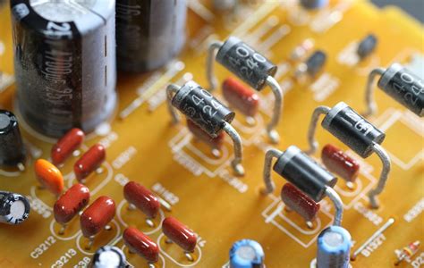 「電気抵抗」って何？ 単位から計算方法、電気抵抗器の働きまでを詳しく解説【親子で物理に親しむ】 Hugkum（はぐくむ）