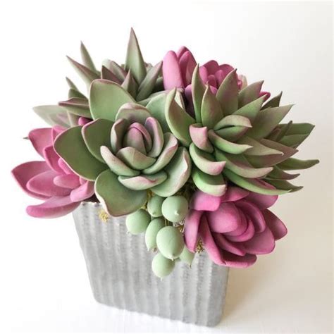Pin by Lydia Van Alsenoy on SUCCULENTS | Felt flowers, Flower pots ...